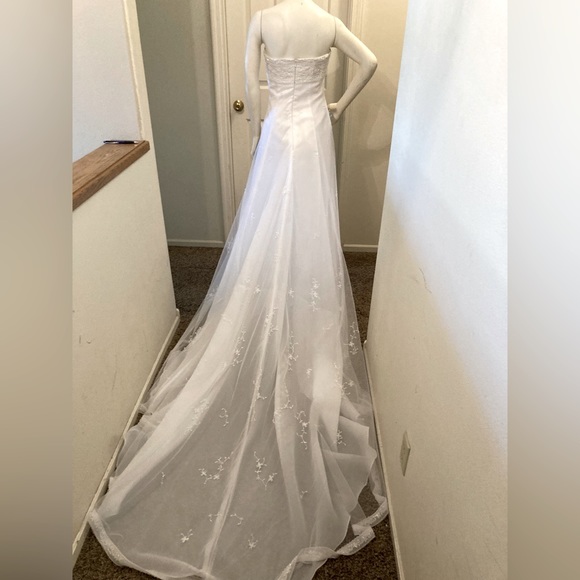 Private Collection | Dresses | Private Collection Wedding Dress Brand ...